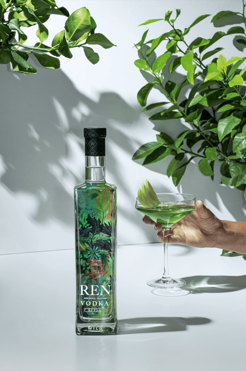 Æble Vodka | Økologisk vodka med frisk smag af æble – Wild Distillery ...